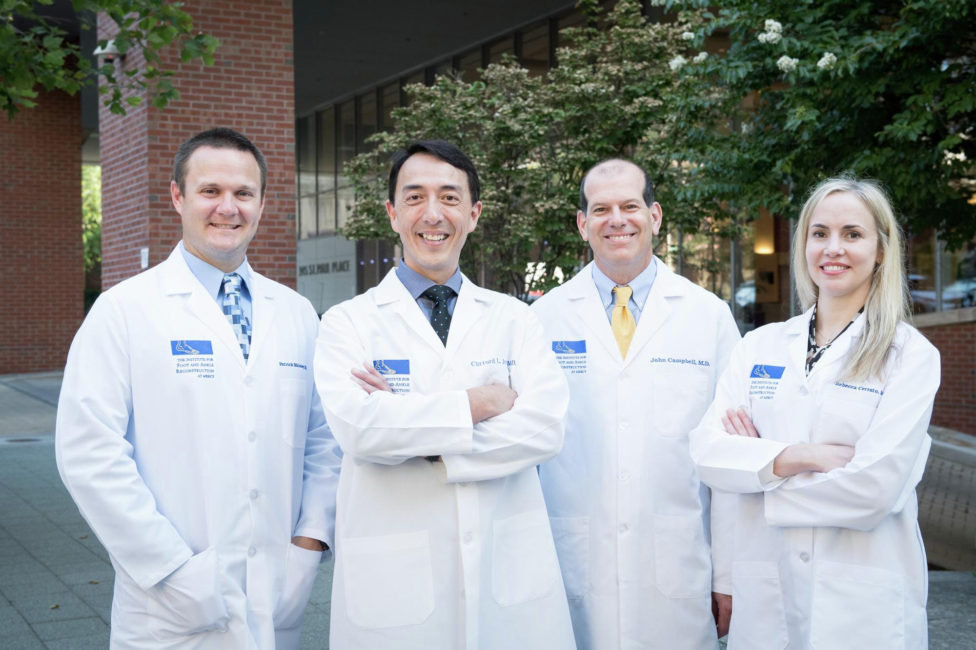 Minimally Invasive Bunionectomy Offered by Orthopedic Surgeons - Mercy ...