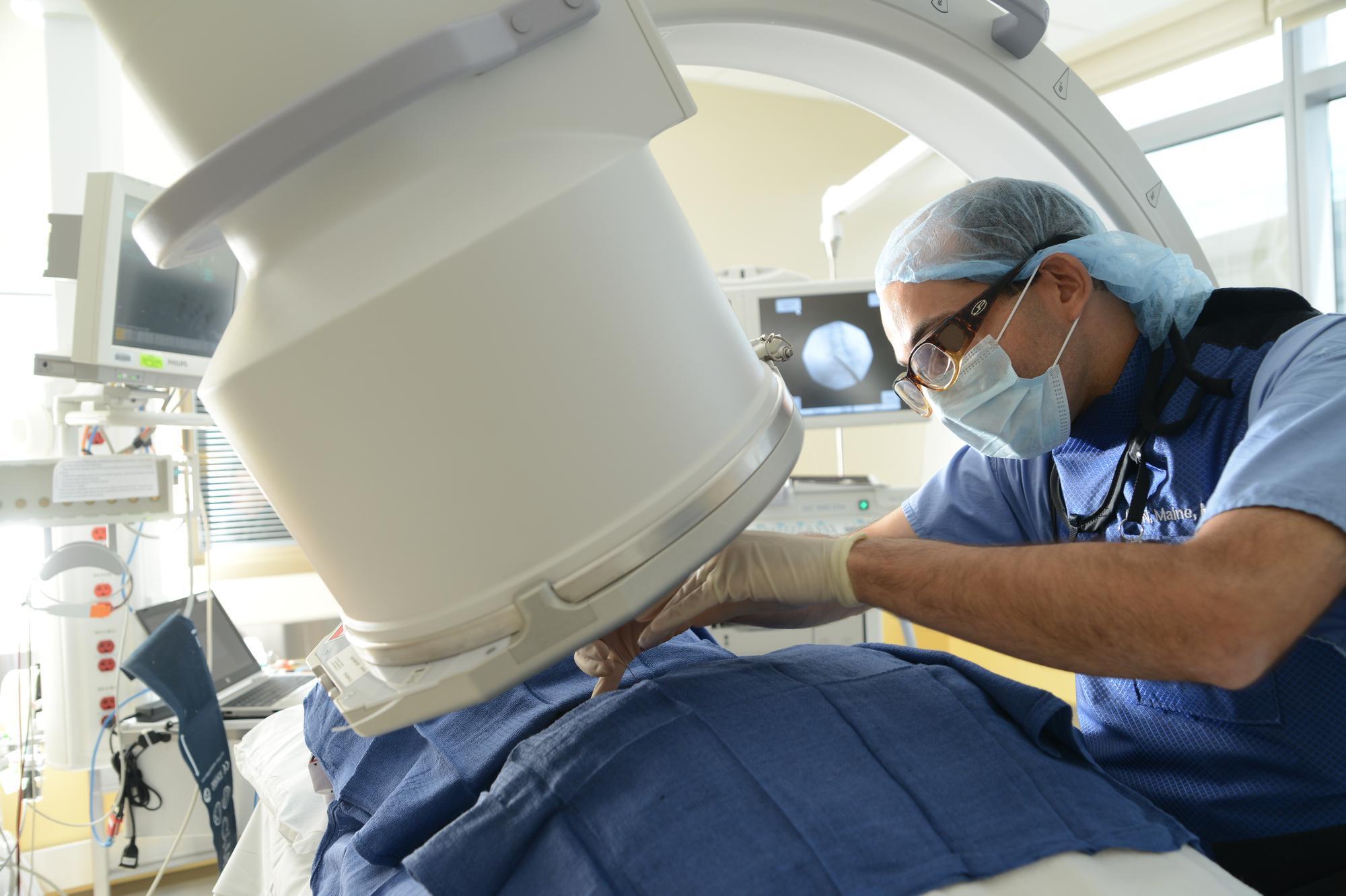 Implantable Spinal Cord Stimulator for Chronic Pain Relief - Mercy ...